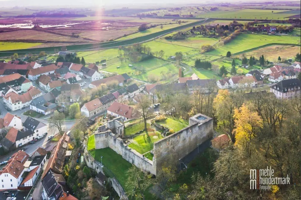 Aux portes de la ville : à travers châteaux et salines - 9 Städte in ...